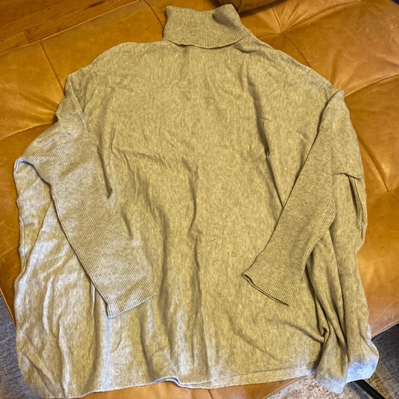 Joseph A | Sweaters | Gray Flowy Turtleneck Sweater | Poshmark